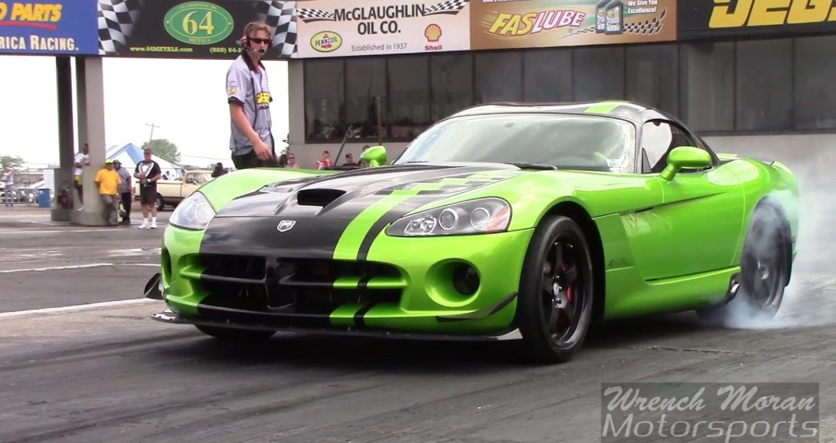 Dodge Viper ACR Drag Race